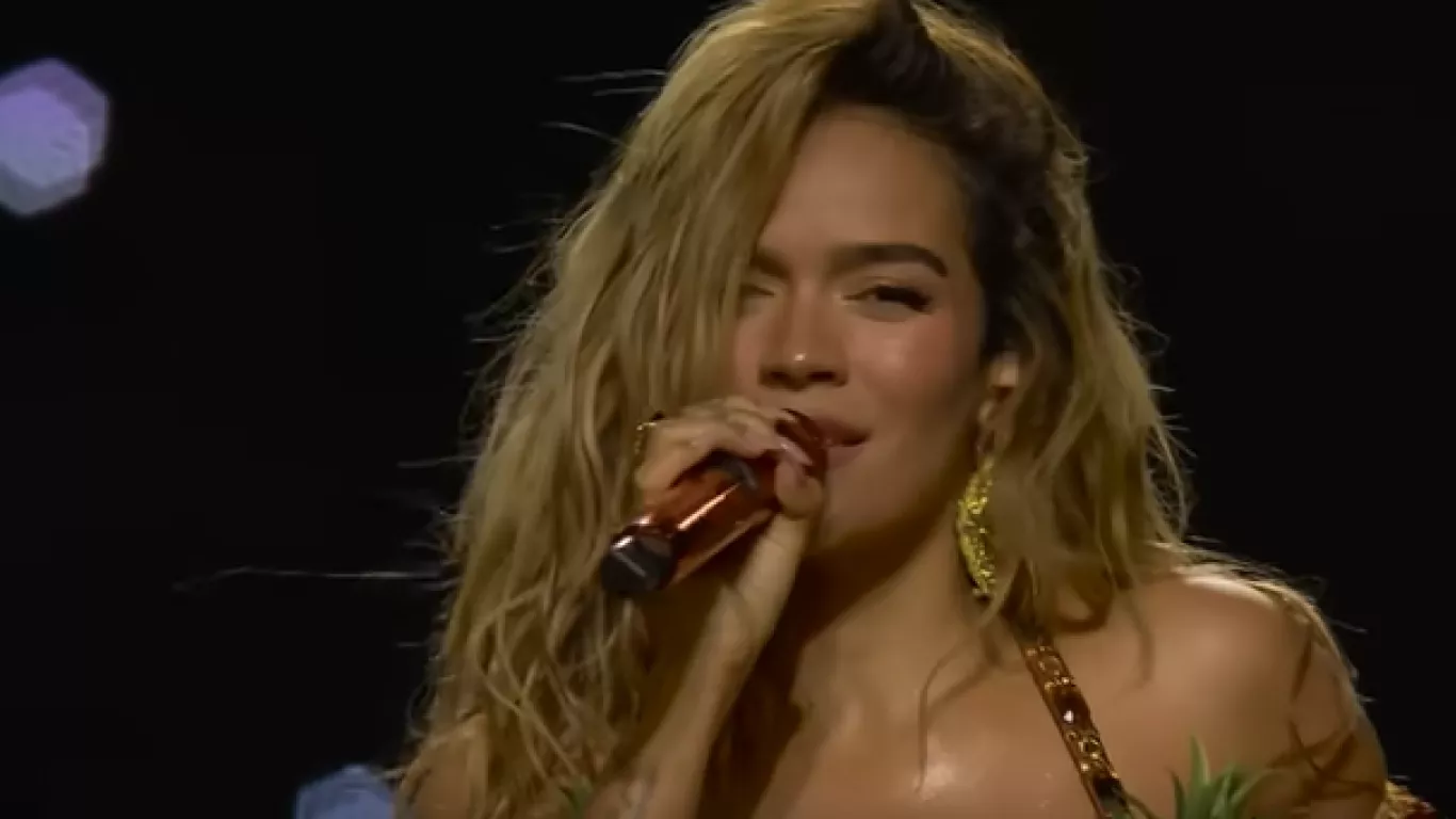 Karol G encendió el medio tiempo de la NFL en Brasil al ritmo de ...